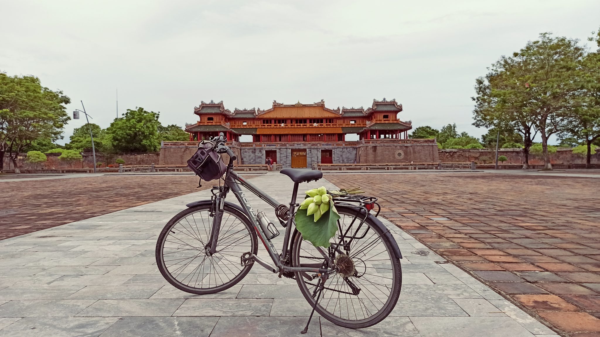 Why is cycling a perfect choice in Hue? - Slow Travel Hue